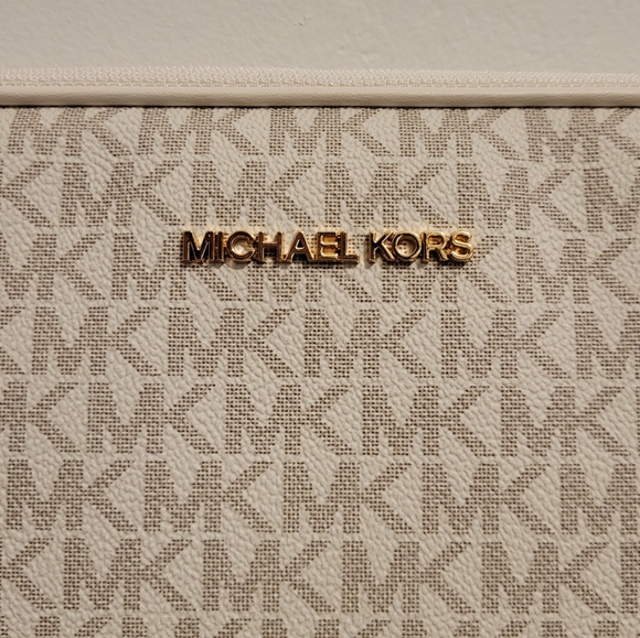 Michael Kors | Bags | Michael Kors Cream Jet Set Logo Stripe 3 Inch ...